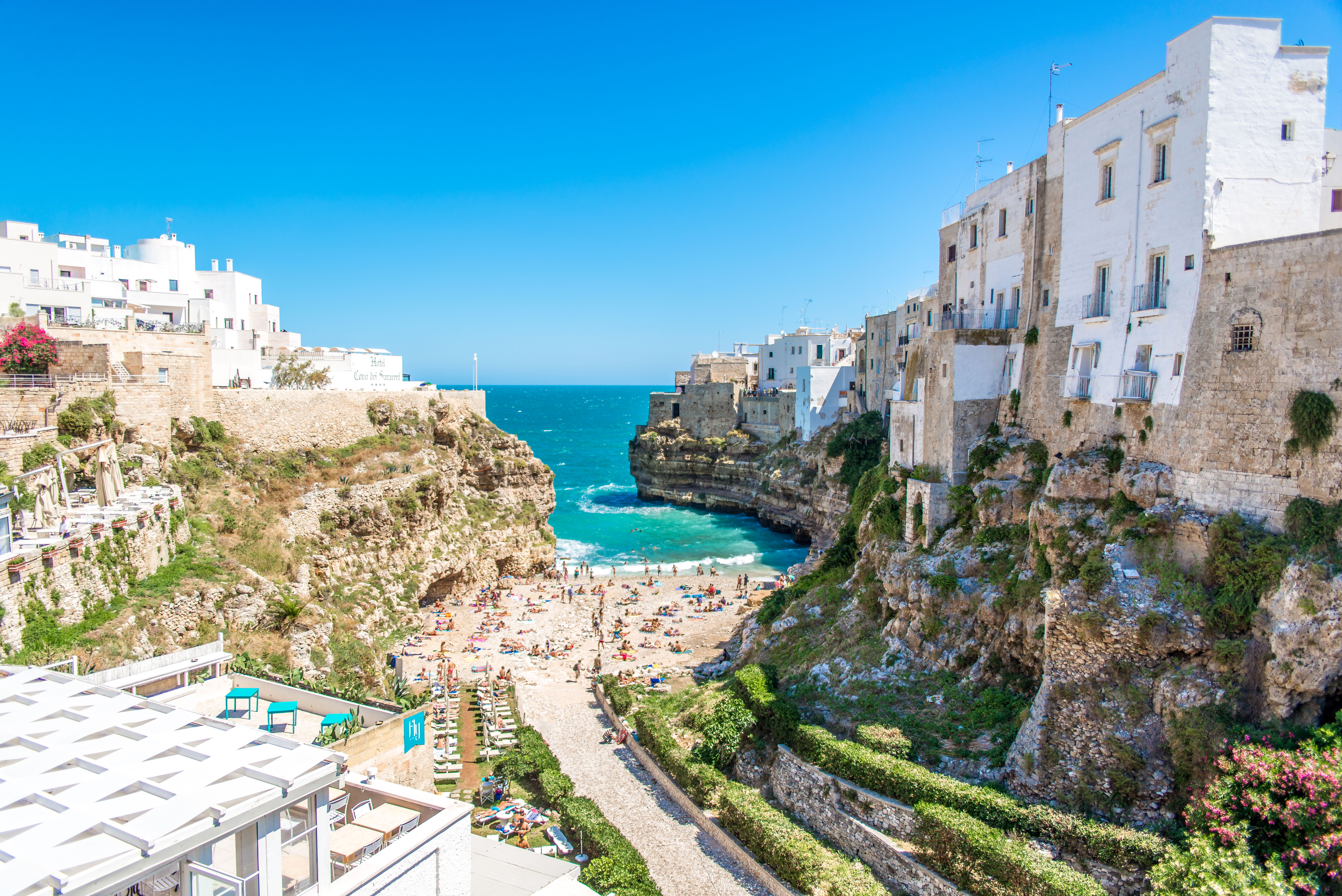 Polignano-A-Mare-bari-italie-pouilles (1) voyage blog blogvoyage ...