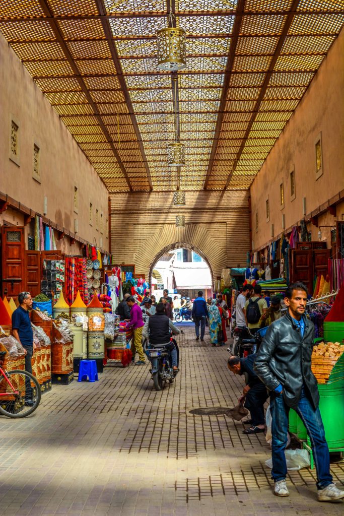 Souk Souks Maroc Marrakech Medina blogvoyage blogvoyage icietlabas (5 ...