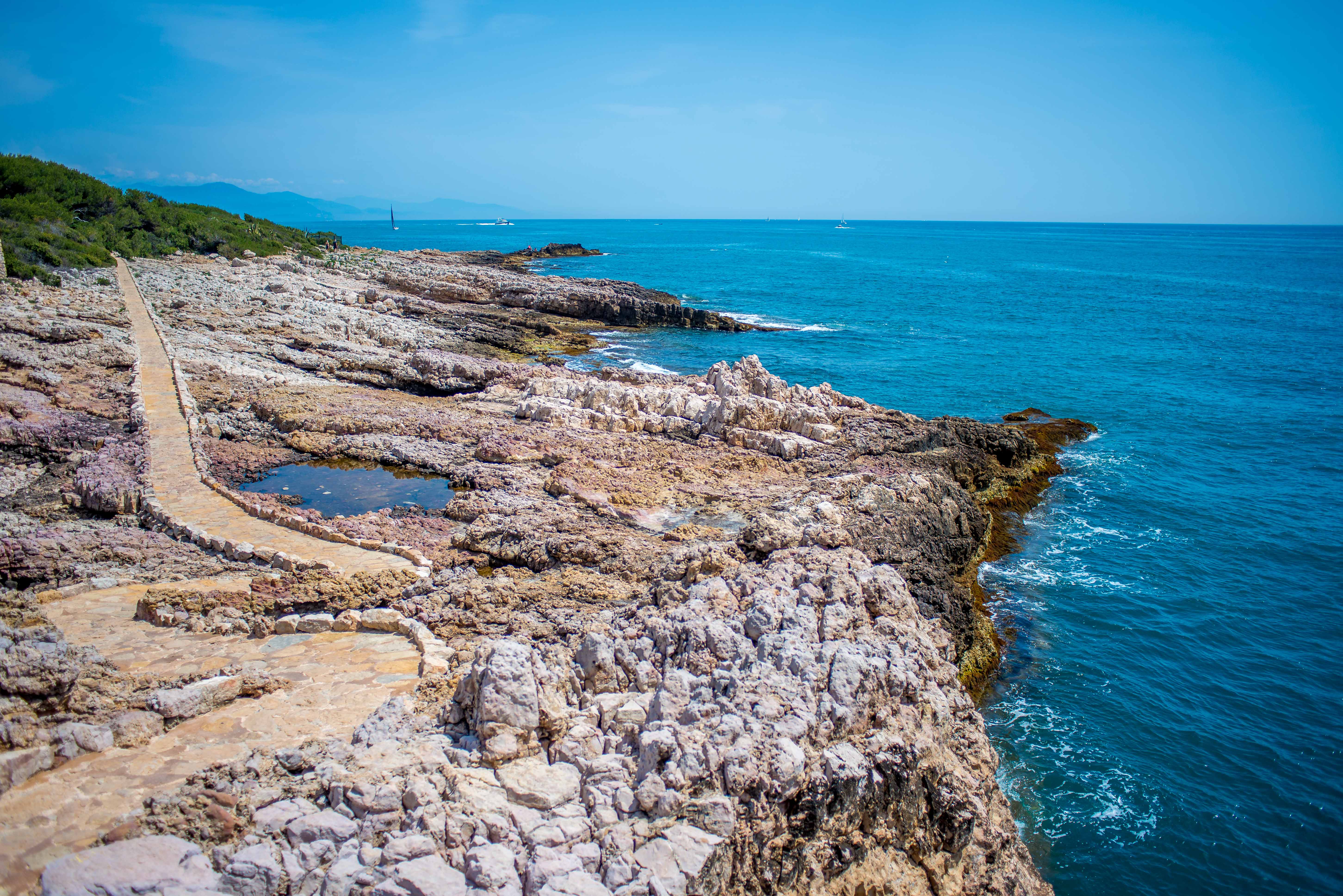 Le Sentier du Littoral au Cap d'Antibes & Villa Eilenroc - Ici et Là ...
