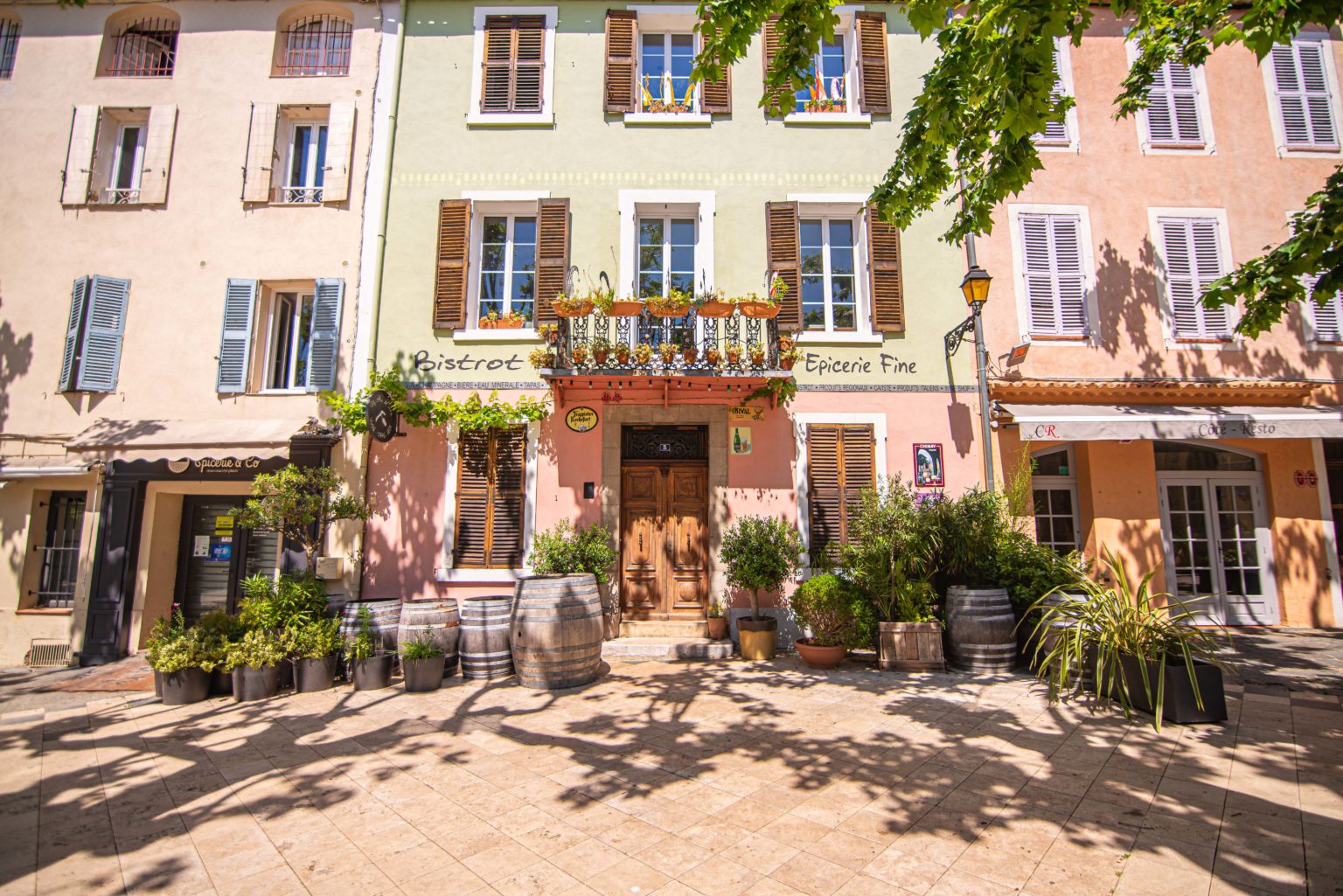 Collobrières, la capitale de la châtaigne, un village authentique du ...