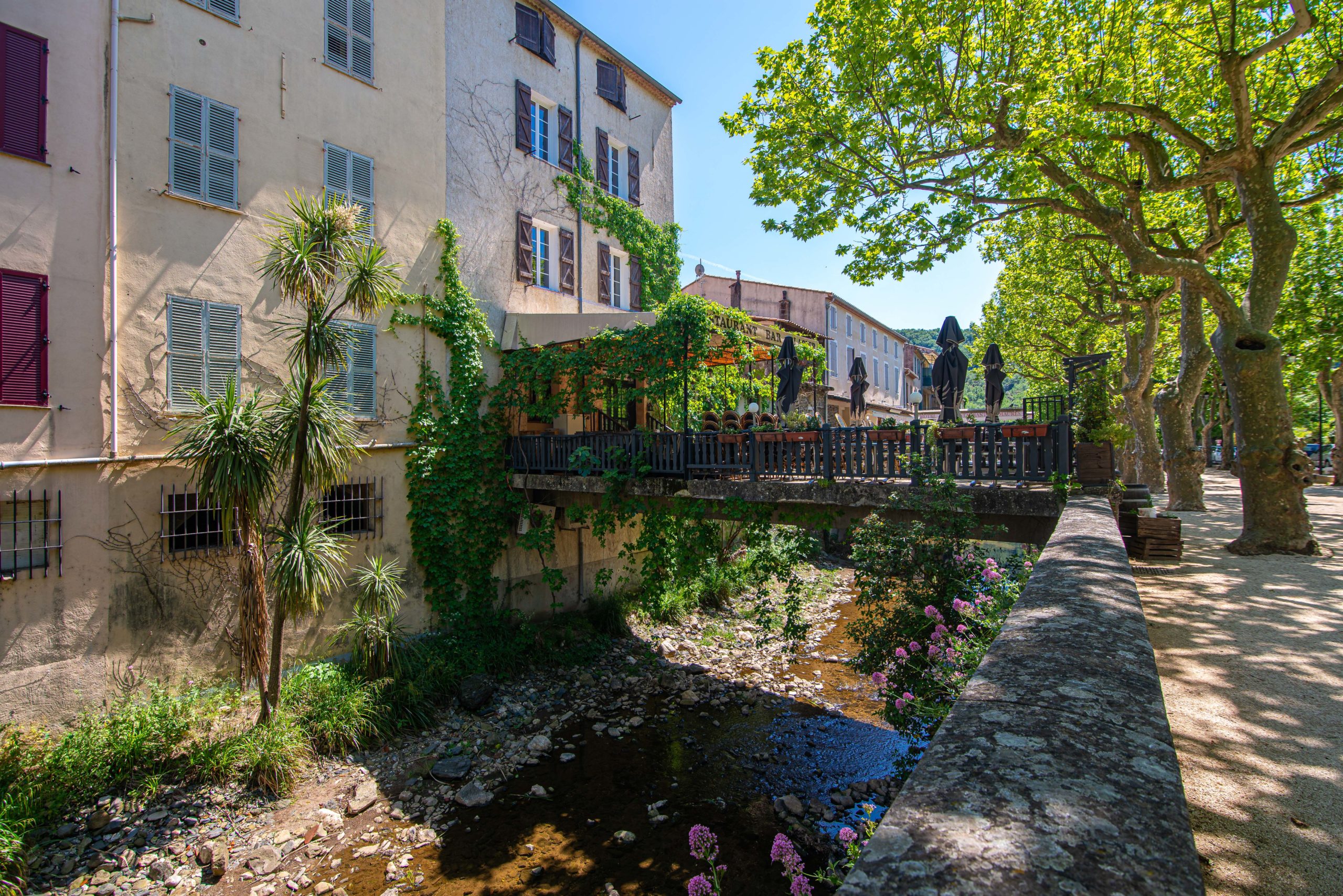 Collobrières, la capitale de la châtaigne, un village authentique du ...